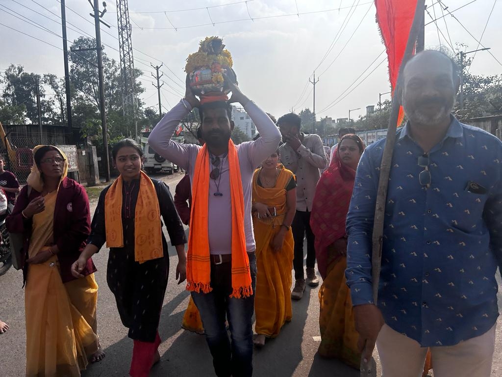 Akshat Kalash Yatra started in Betul | बैतूल में निकली अक्षत कलश यात्रा ...