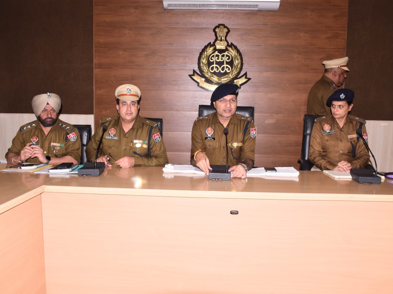 Hoshiarpur Police SSP Surendra Lamba on Vehicle Theft Gang Arrest and ...