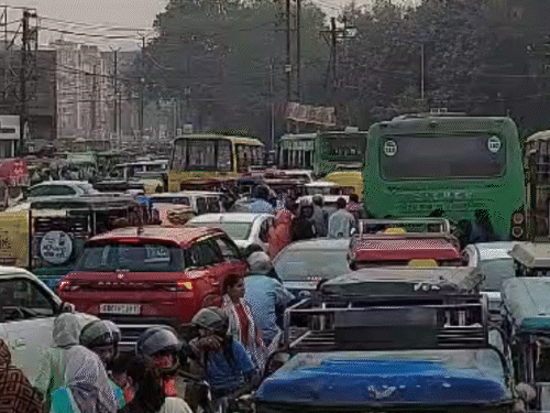 Traffic system collapsed in patna