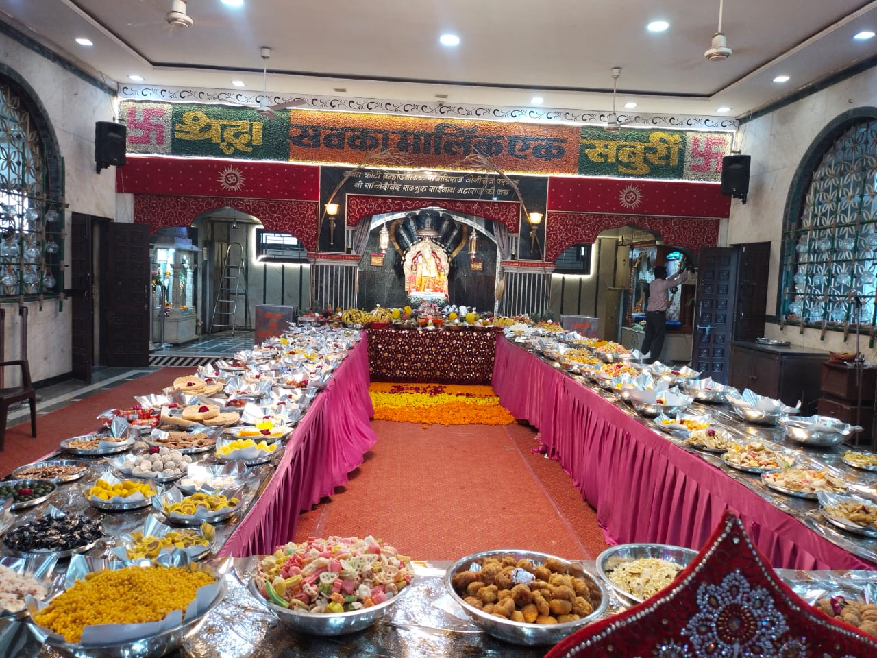 56 types of dishes were offered to Shri Sai Baba | श्री साईं बाबा को ...