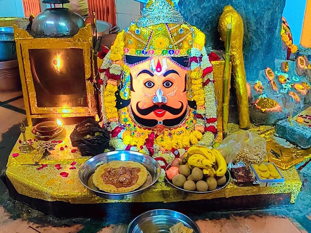 Grand Annakoot festival celebrated at Hanuman temple with applique ...