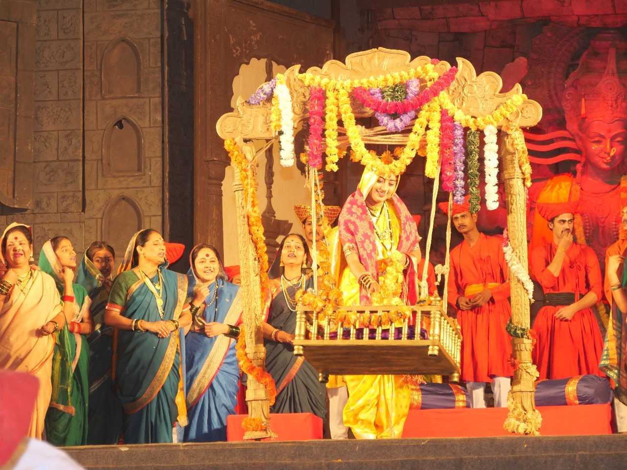 Unique play 'Janata Raja' staged in Kashi | काशी में अनोखे नाटक 'जाणता ...