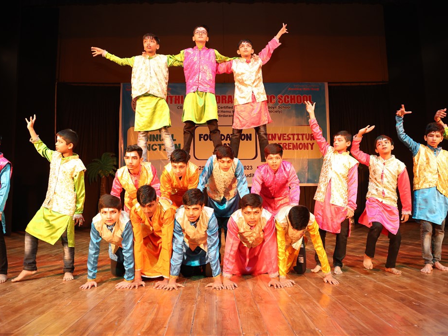 Colorful celebration of annual function at Mithi Govindram Public ...