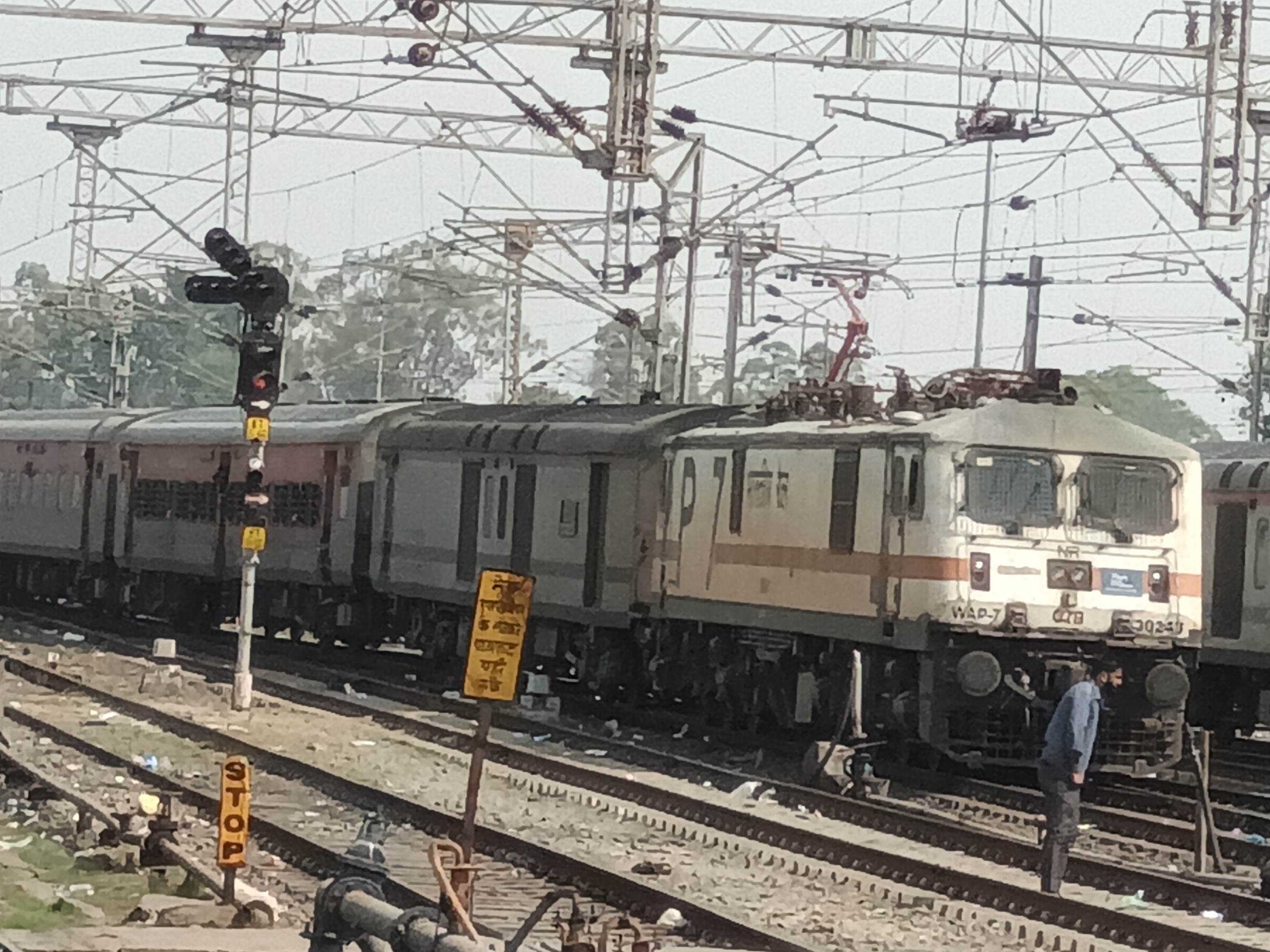 Routes of these trains diverted due to non-interlocking work | यात्रीगण ...