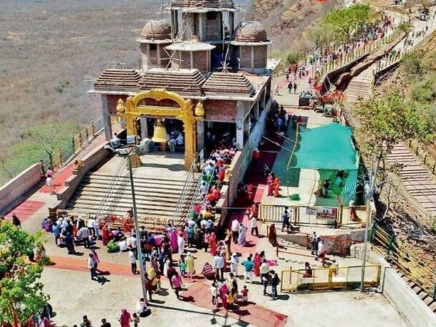 Kunwar Baba broke the donation box of the temple and took away the ...