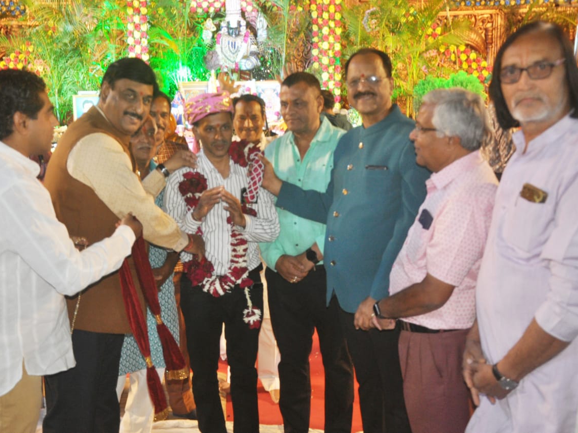 Maheshwari community honored Ritesh Inani in Indore | इंदौर में ...