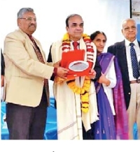 Life Time Achievement Award to Dr. Kothari | डॉ. कोठारी को लाइफ टाइम ...