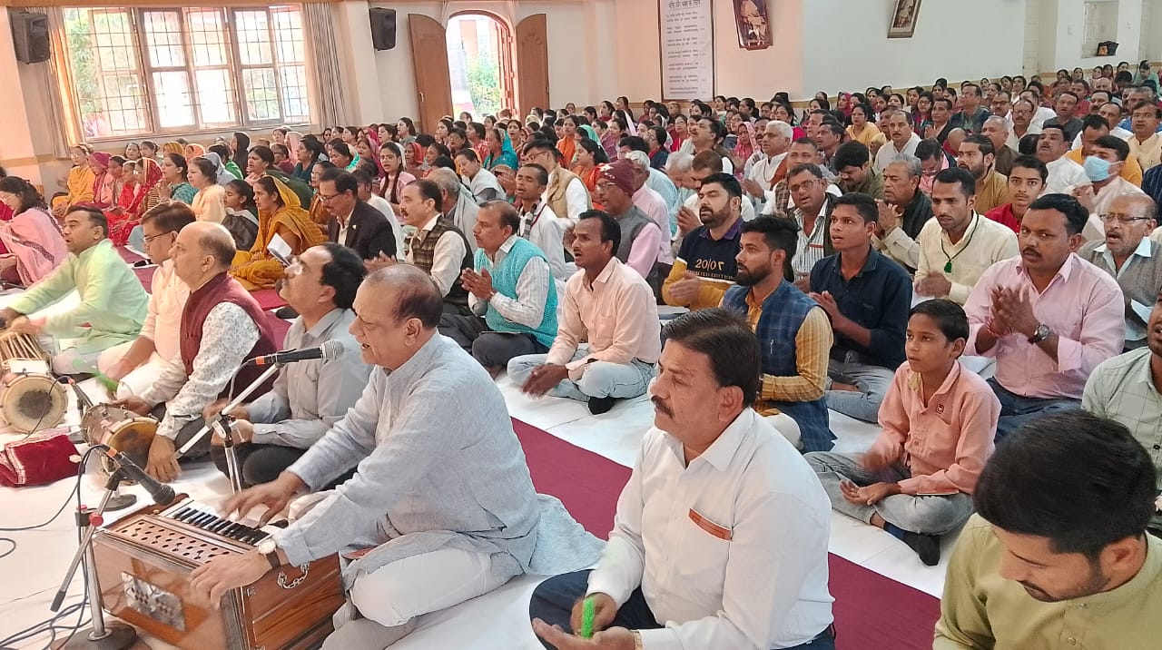 Praising Sri Rama Sharanam:'Jyoti-Jyoti Jaga Lo Ram', the seekers left ...