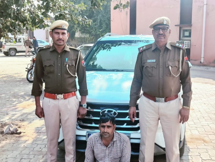 1 quintal 25 kg doda poppy recovered from the car | कार से 1 क्विंटल 25 ...