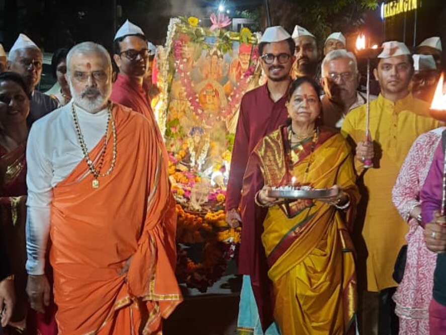 Palki Yatra of Ganeshji and Saibaba started from Palsikar Colony ...