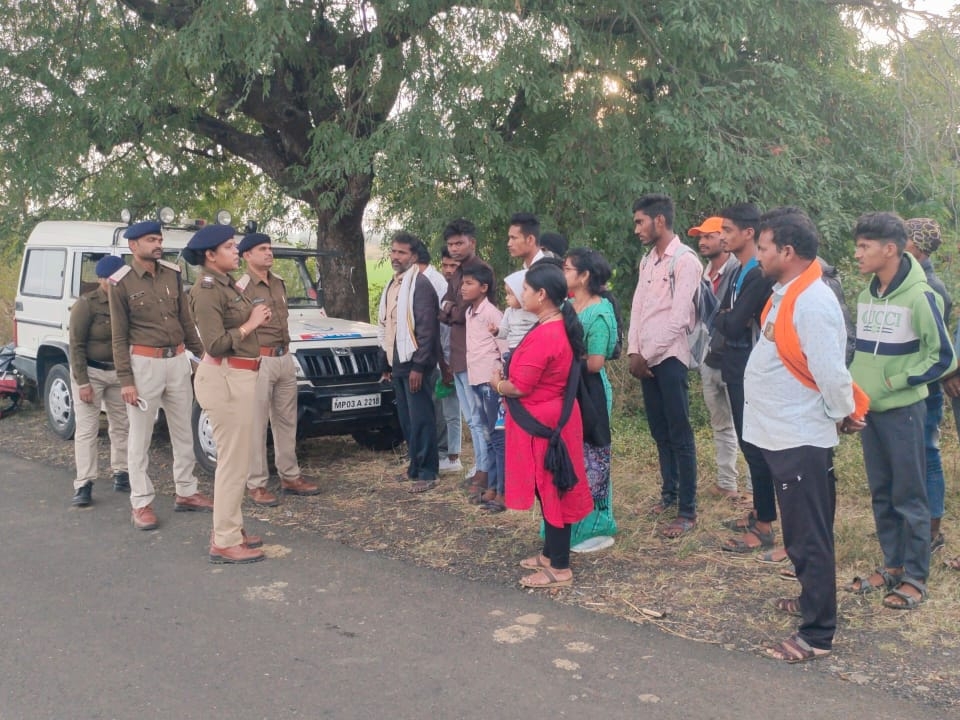 Special awareness campaign of Multai Police | मुलताई पुलिस का विशेष ...