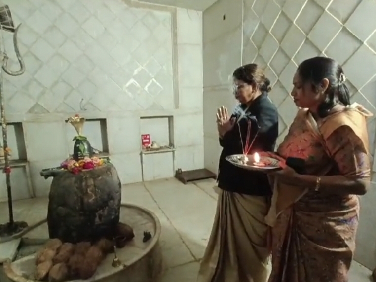 Renuka Singh won from Bharatpur-Sonhat | भरतपुर-सोनहत से रेणुका सिंह जीतीं: बेटी बोली- मैं भी ...