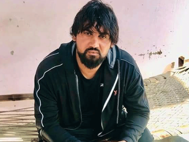 Haryana Gangster Sajjan Alias Handa Live On Facebook Waving Weapons In ...