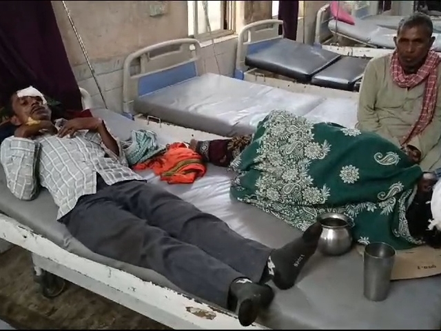 Fighting between two parties, ten people from one party injured | दो ...