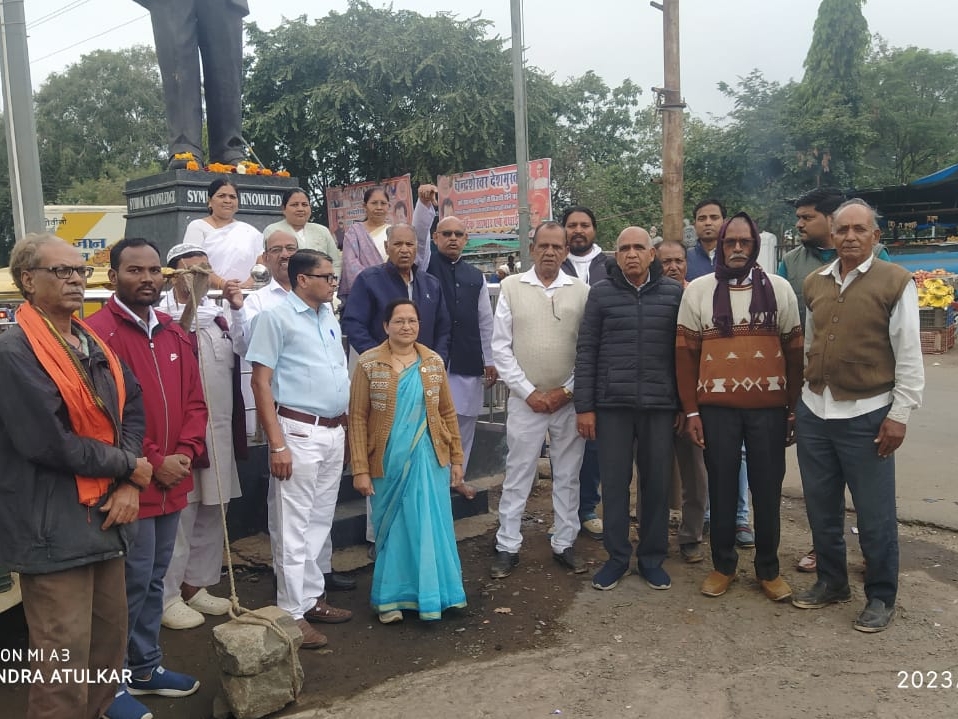 Dr. Ambedkar's death anniversary celebrated in Multai | मुलताई में मनाई ...