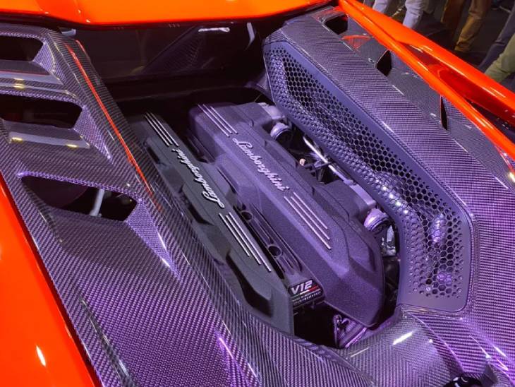 Lamborghini Revoluto launched in India at ₹8.89 crore | લેમ્બોર્ગિની ...