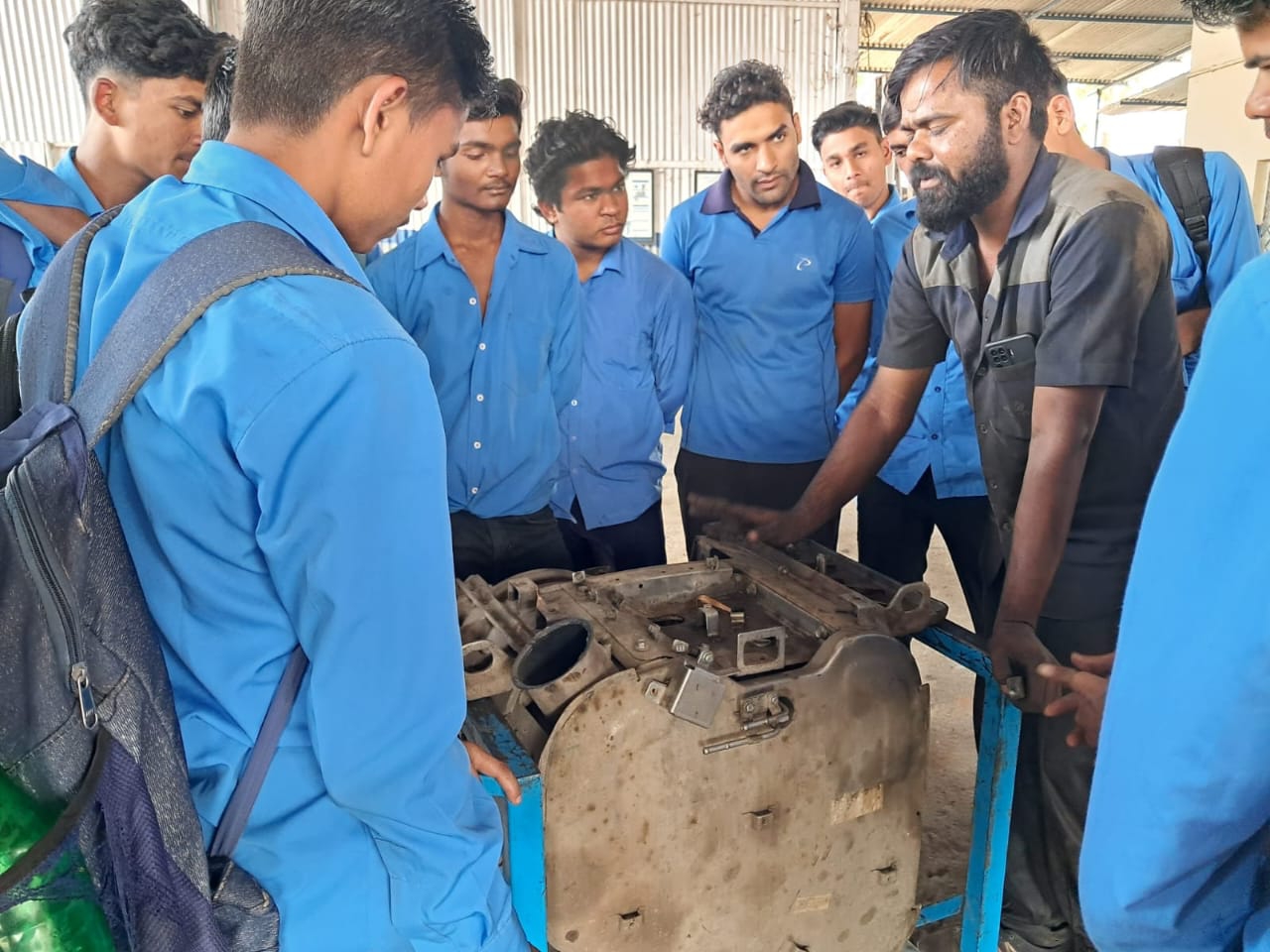 ITI Chhapra students did industrial tour | आईटीआई छपारा के ...