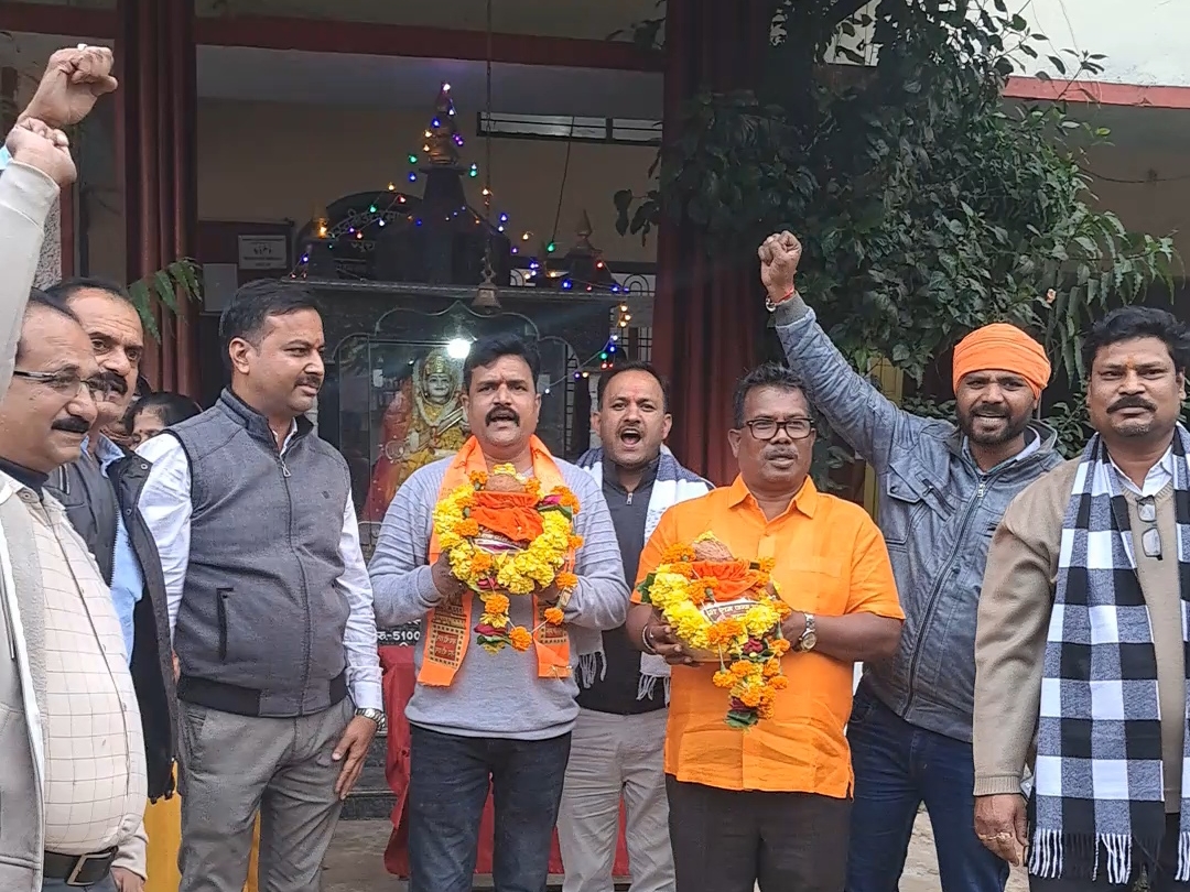 Grand welcome for Akshat Kalash reached Mandla, procession taken out ...