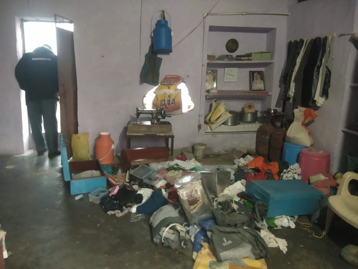 Theft worth thousands of rupees in two houses of Pohri town | पोहरी ...