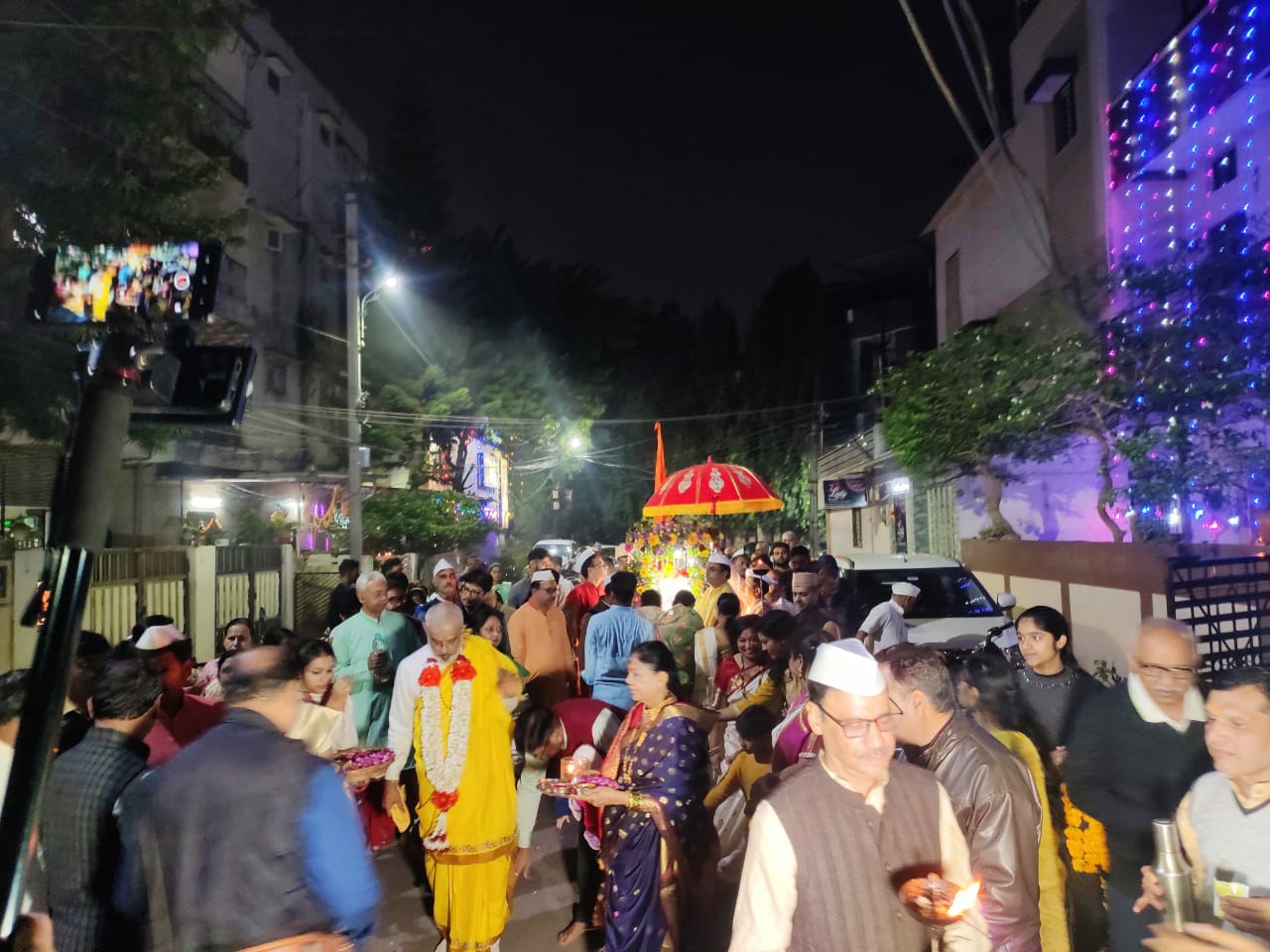 Palki Yatra of God of Gods Mahadev started in Indore | इंदौर में निकली ...