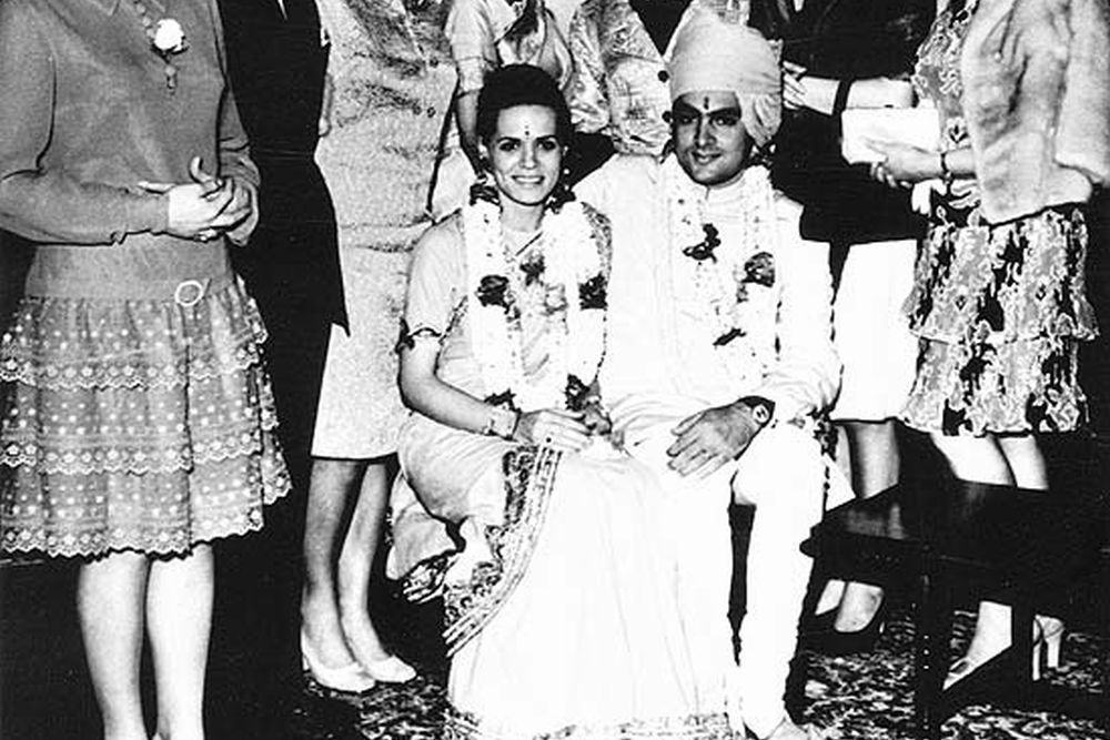 Sonia Gandhi Rajiv Gandhi Love Story | Antonia Maino Political Career ...