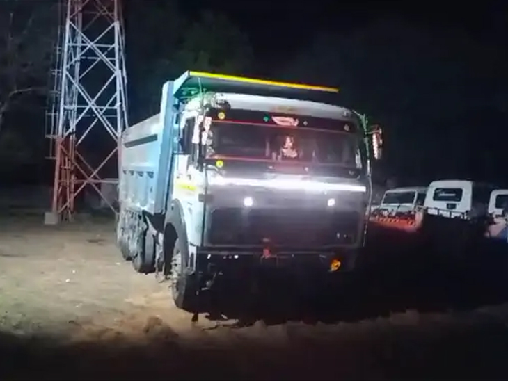 3 youth died in road accident in Modasa | मोडासा में सड़क हादसे में 3 ...