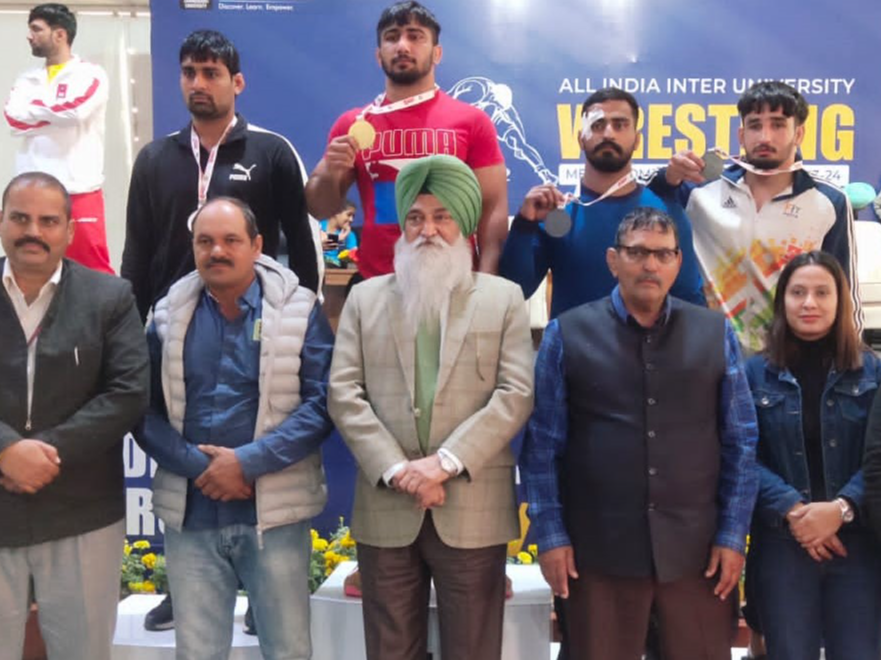 Avadh University gets first bronze medal in wrestling | कुश्ती में अवध ...