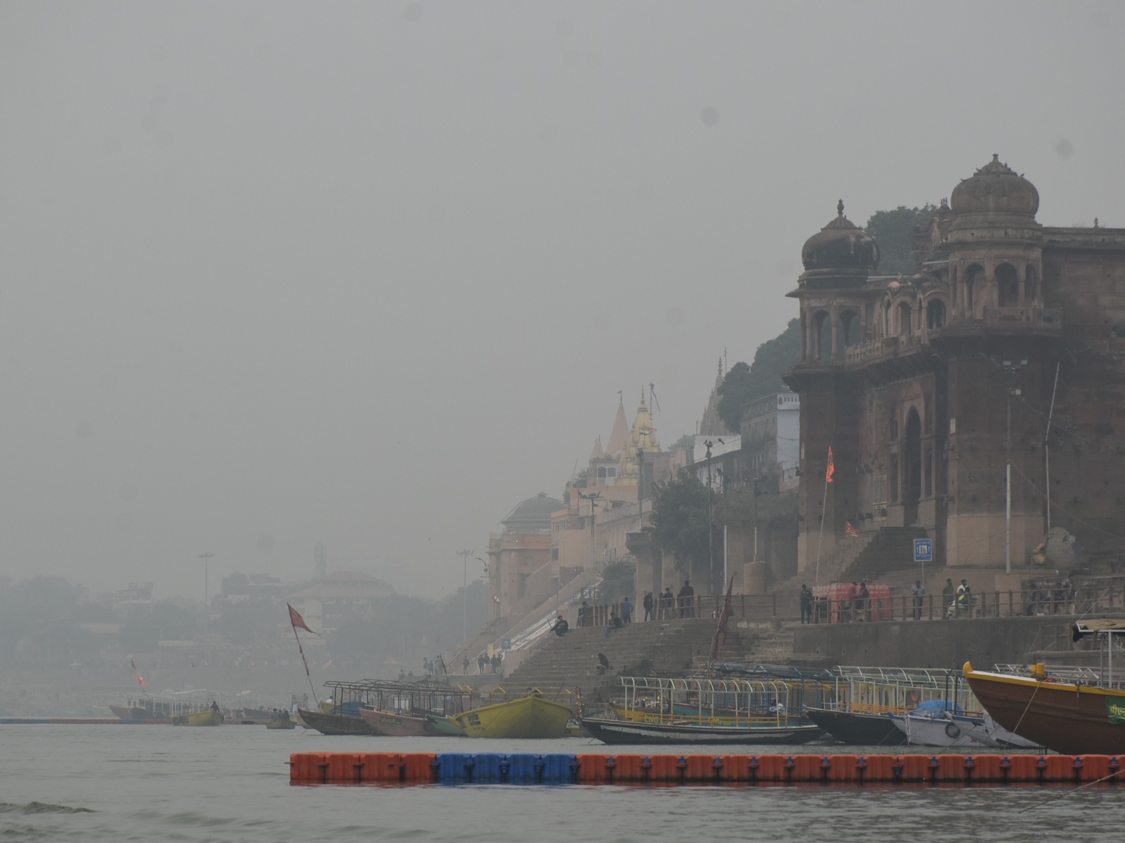 Weather patterns changed in Varanasi | वाराणसी में बदला मौसम का मिजाज ...