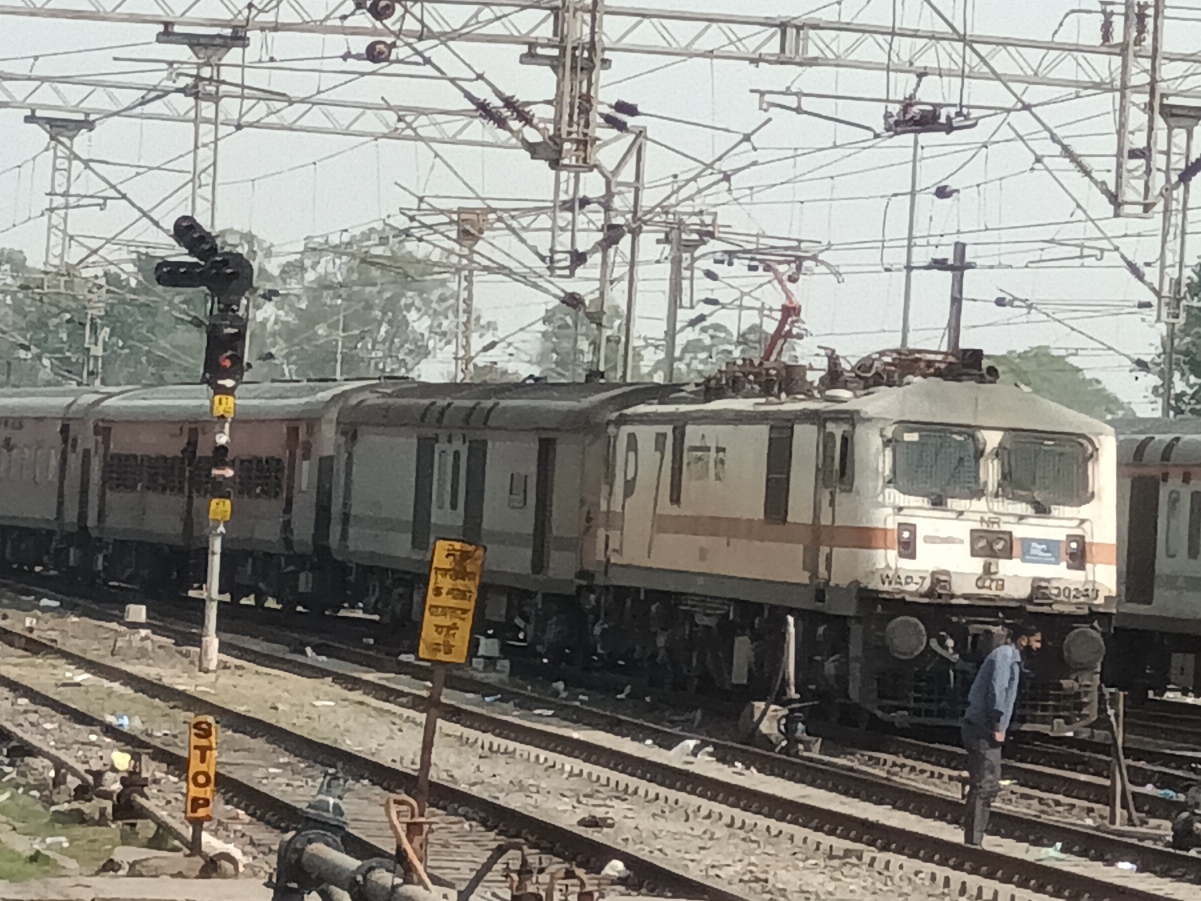 Weekly express train will run between Mau-Lokmanya Tilak Terminus-Mau | रेलवे विभाग का फैसला: मऊ ...