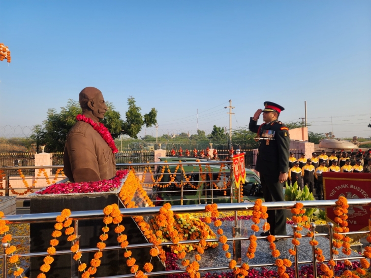 Floral tribute offered to the statue of Late Lieutenant General Hanut ...