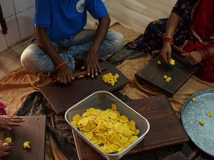 Jodhpur Mom’s Infusion Interesting Story; 60 Types Of Namkeen | बच्चे ...