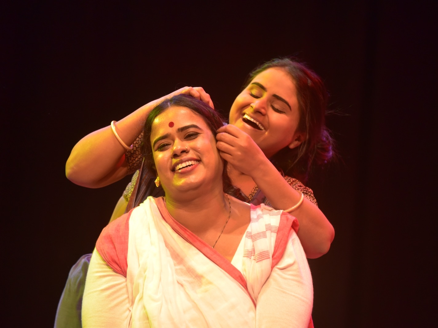 The play 'Patni ka Patra' staged at Shaheed Bhawan, Bhopal | शहीद भवन ...