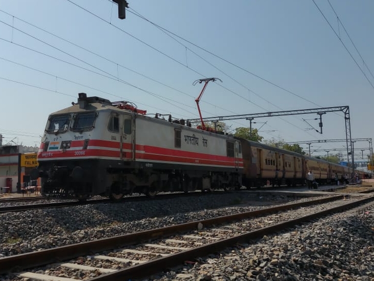 Many trains canceled from Falna railway station | फालना रेलवे स्टेशन से ...