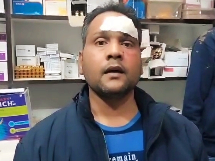 Shivpuri Medical Shop Owner Assault Video Footage | MP Shivpuri News ...