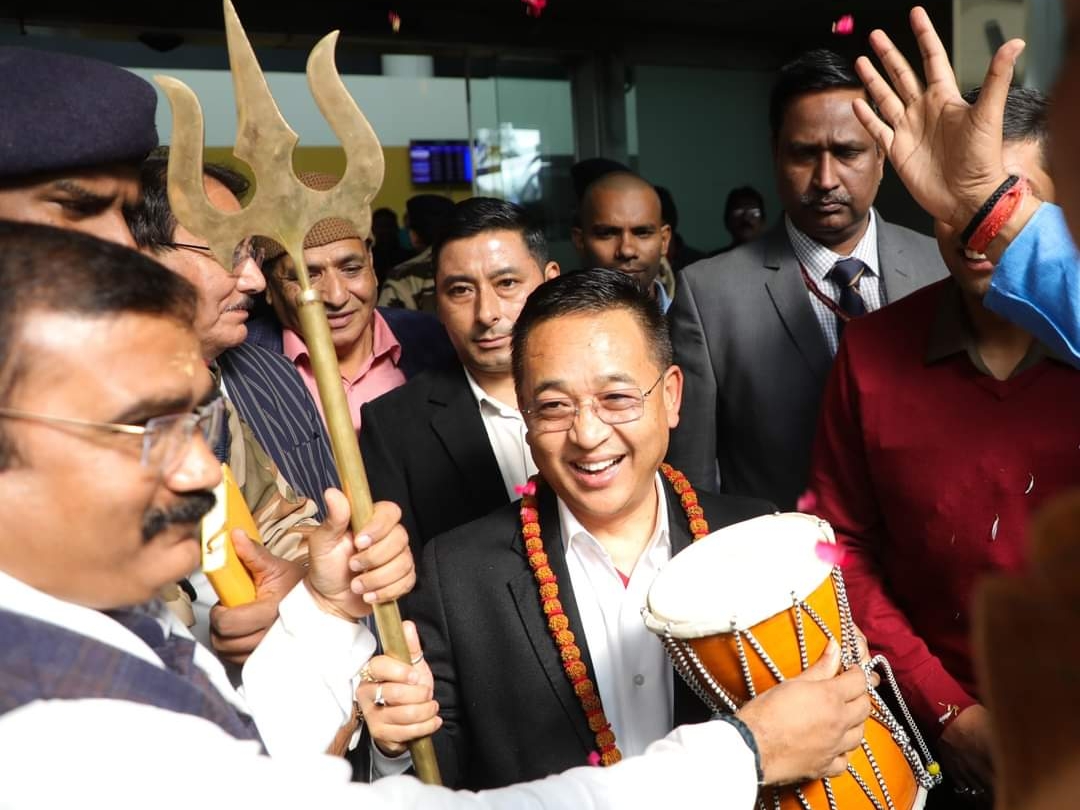 Sikkim Chief Minister received grand welcome in Varanasi