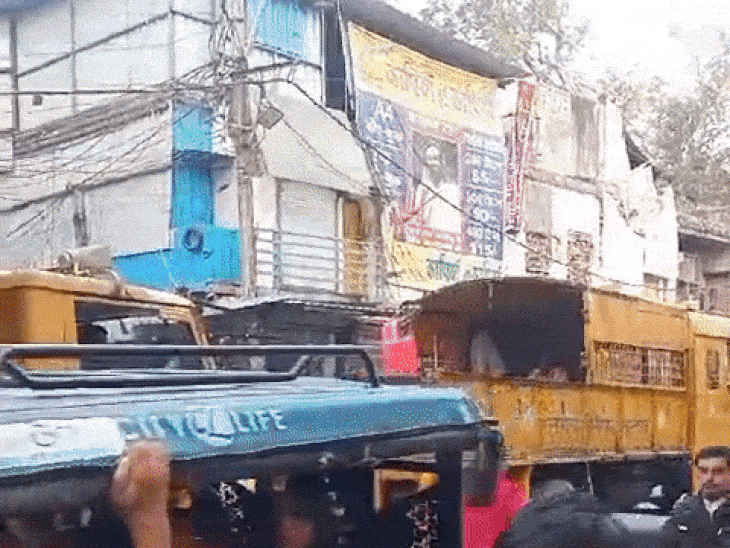 Indore Rajwada Encroachment; Shopkeepers Clash With Nagar Nigam