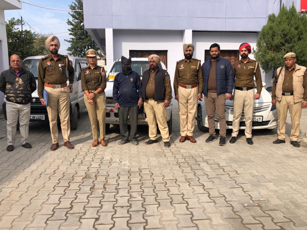 Hoshiarpur police caught car thief 3 vehicles and 8 number plates ...
