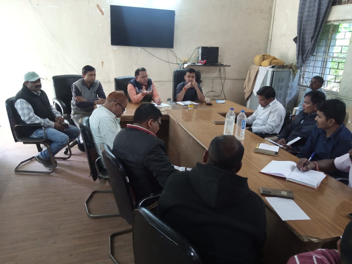 SDM took meeting of officers, gave necessary guidelines | विकसित भारत ...