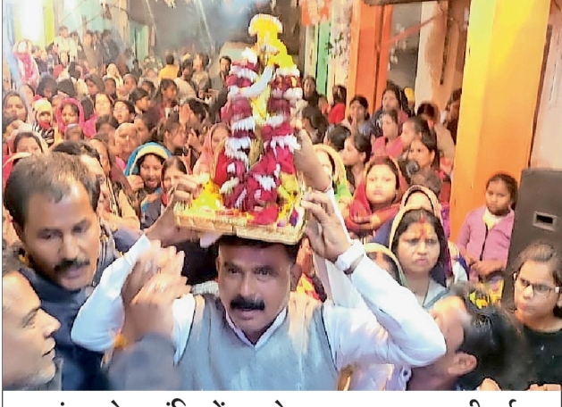 Jankanandani garlanded Shri Raghuvar Komal Kamal Nayan, Kanyadaan ...