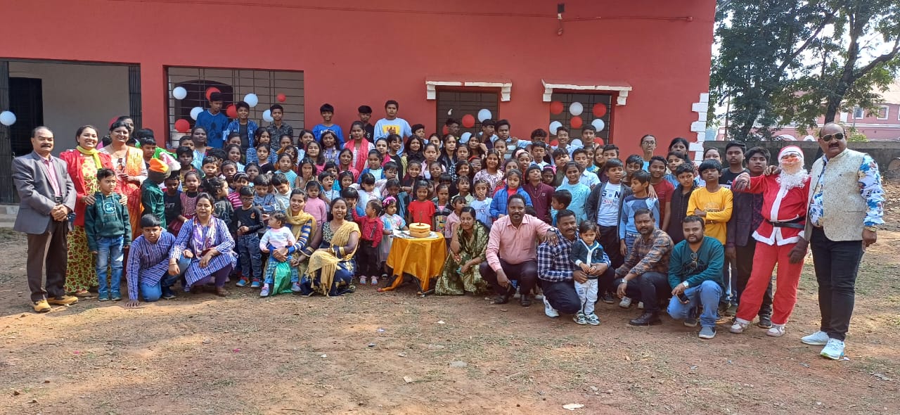 Church committee members celebrated Christmas with Sunday school ...