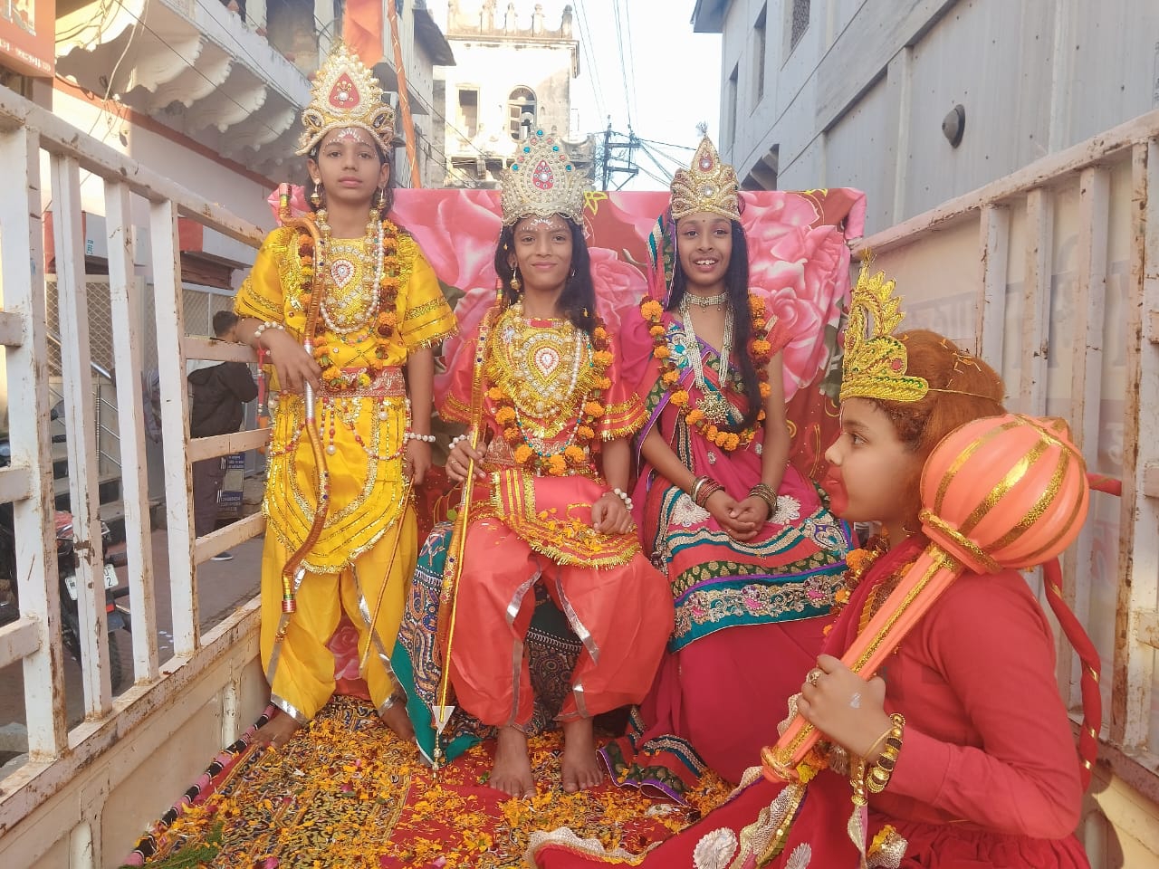 Akshat Kalash reached Ramgarh from Ayodhya | अयोध्या से रामगढ़ पहुंचा ...