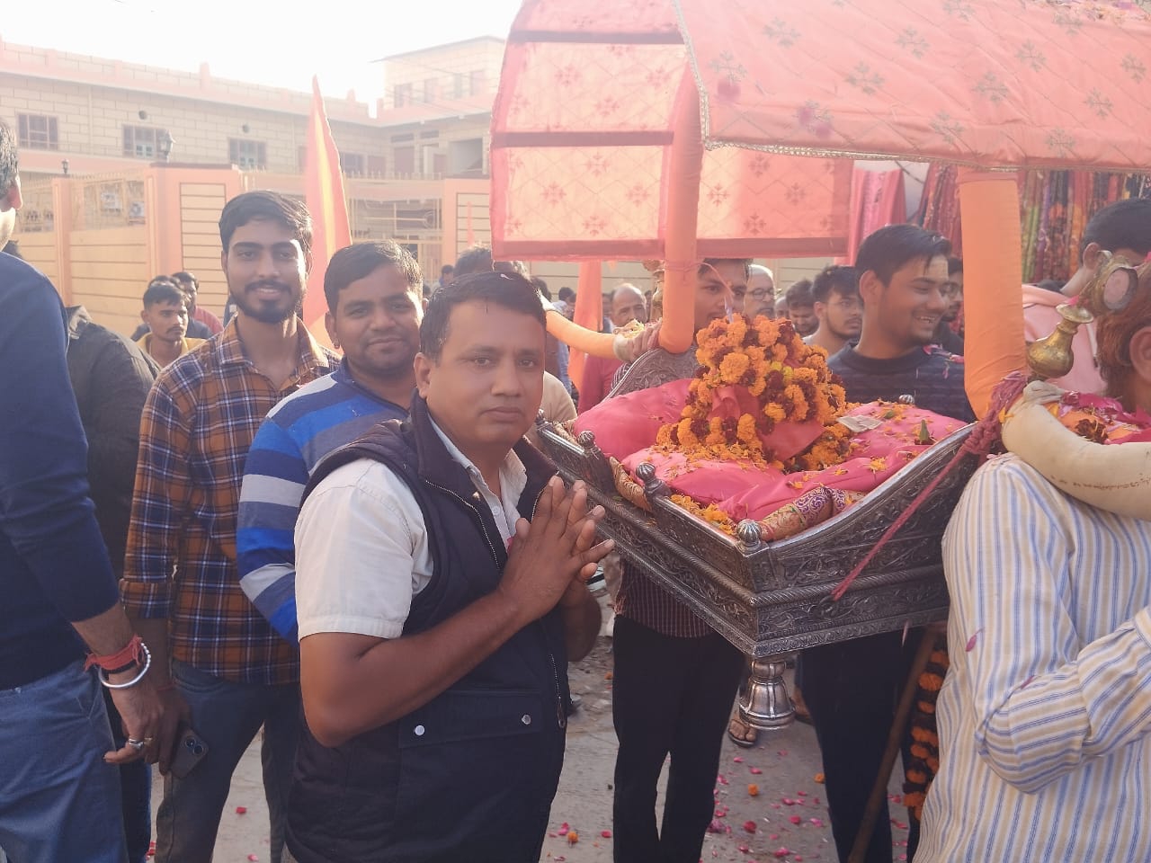Akshat Kalash reached Ramgarh from Ayodhya | अयोध्या से रामगढ़ पहुंचा ...