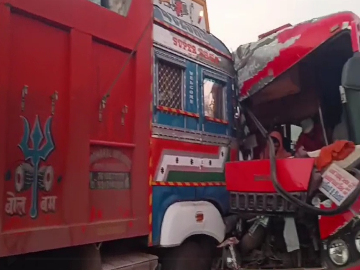 Bus and truck collide in road accident in Sarangarh due to drivers ...