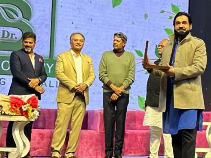 Dr. Shamim Ansari honored with Homeopathic Award | होम्योपैथिक अवार्ड ...