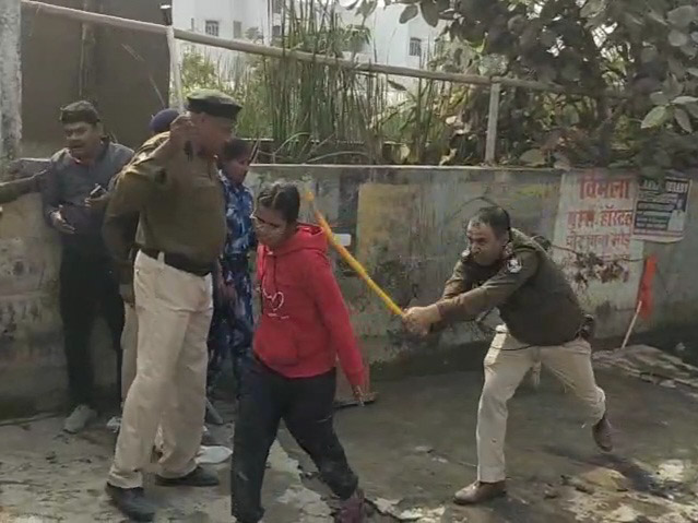 There was lathi charge before the Senate meeting, baton was used on the ...