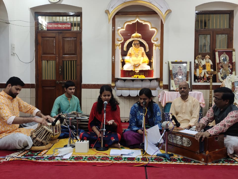 Shri Dutt Jayanti Mahotsav at Nana Maharaj Taranekar Institute