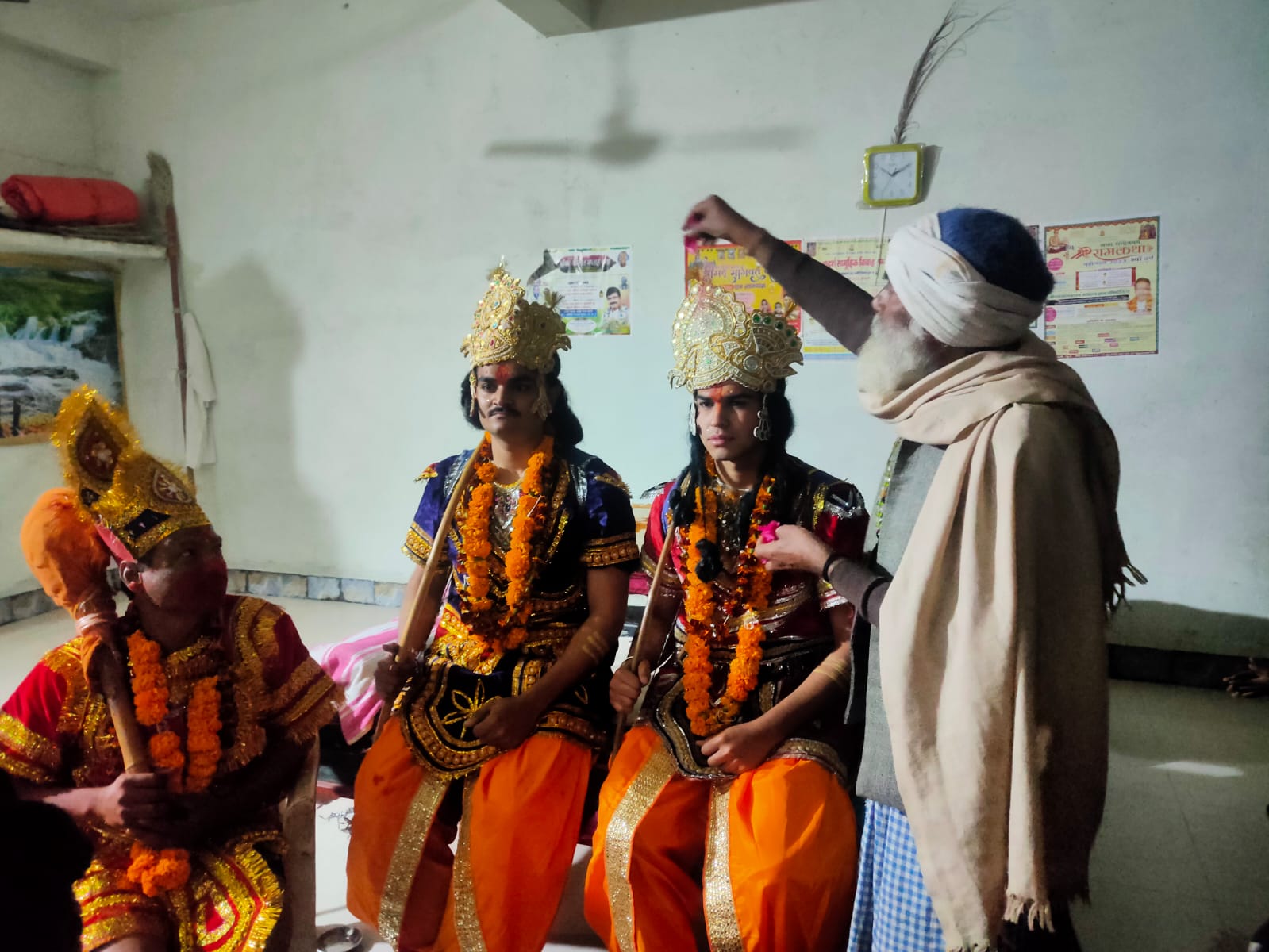 Villagers took out Akshat Kalash Yatra in Ukavad art | उकावद कला में ...