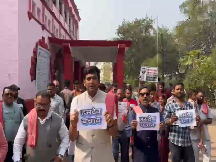 Congressmen open front to save Hasdev forest, Memorandum submitted to ...