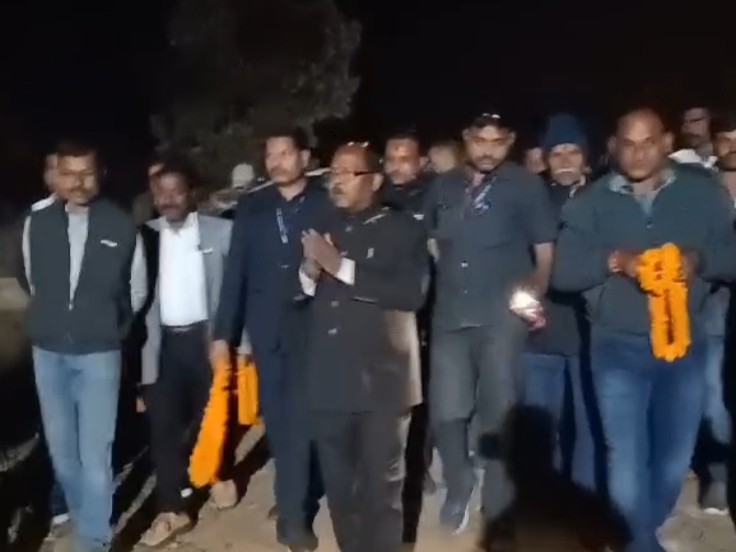 Cabinet Minister Ram Vichar Netam welcomed in Balrampur | बलरामपुर में ...