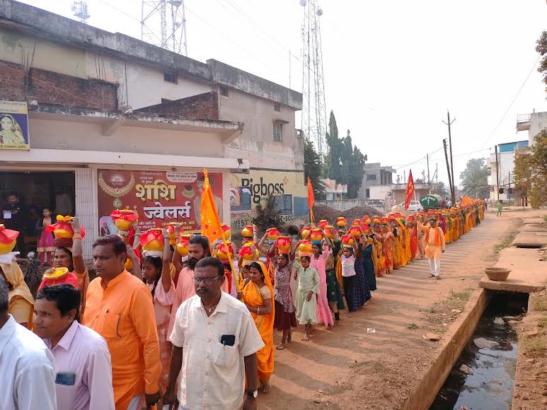 Women came out of Shri Ram Janaki temple with 121 urns | श्री राम जानकी ...
